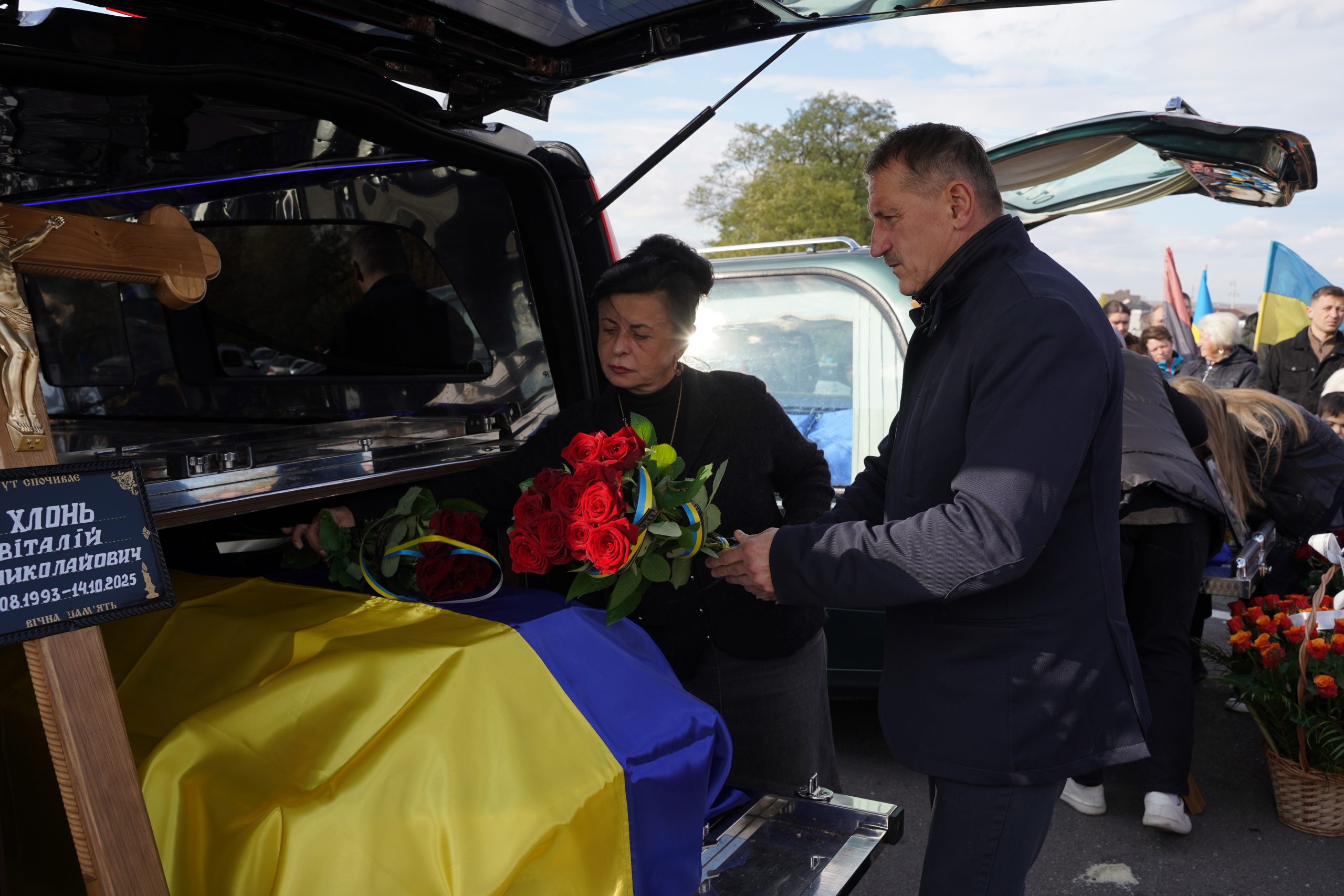 Дрогобицька громада зустріла двох полеглих захисників України – Романа ...